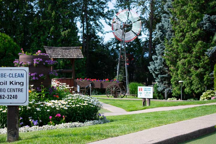 Mini Golf – Scandia Golf and Games